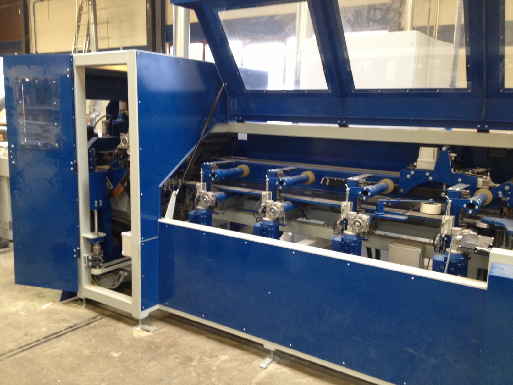 Successful Application: 11 Axis Cutting / profiling machine – Delta ...